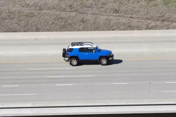 So setzen Sie einen Kompass bei einem Toyota FJ Cruiser zurück