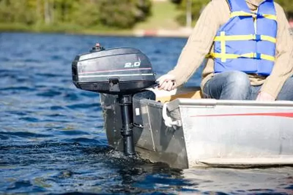 Kumaha Cara Nyetél Tab Trim Torsi Dina Motor Outboard Kuring?