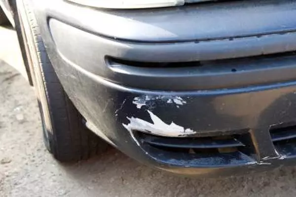 Jinsi ya kukarabati bumper ya polyurethane