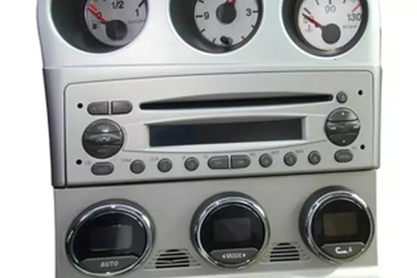 Чӣ тавр иваз кардани чароғҳои Dodge Dakota Dash