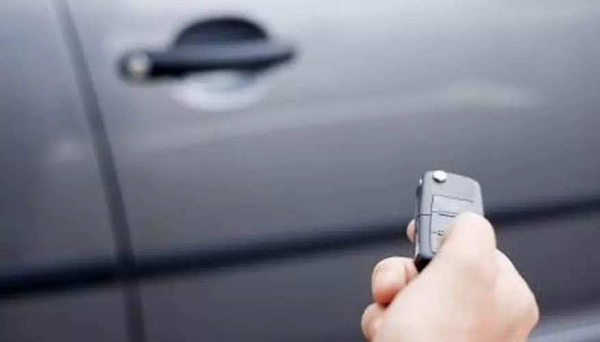 Paano I-reset ang Iyong Karr Keyless Remote