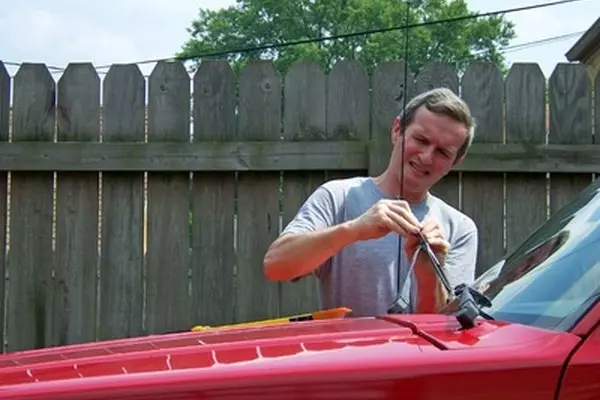 Silikoon vs. Rubber Wiper Blades